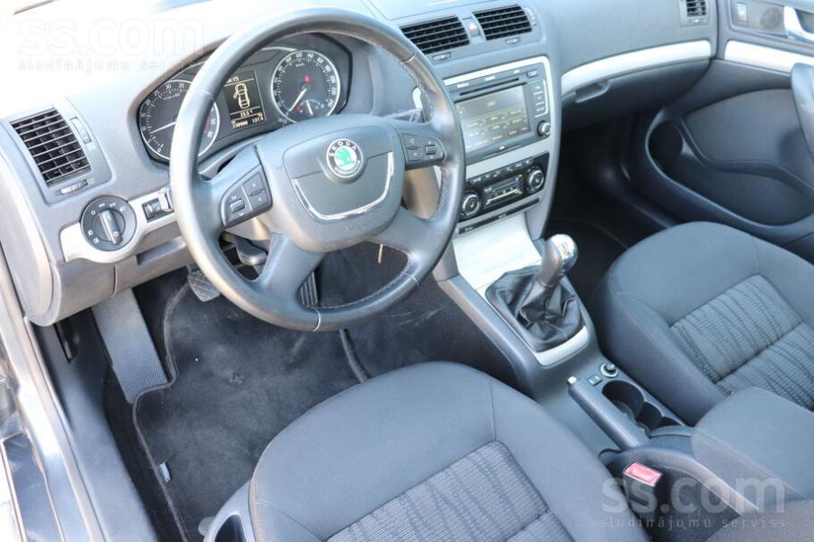 Grey Skoda Octavia 2010 in Riga, with an engine capacity of 1.60 L and mileage of 0 thousand km for 3450 €, photo 16 on AUTOMOTO.COM.LV
