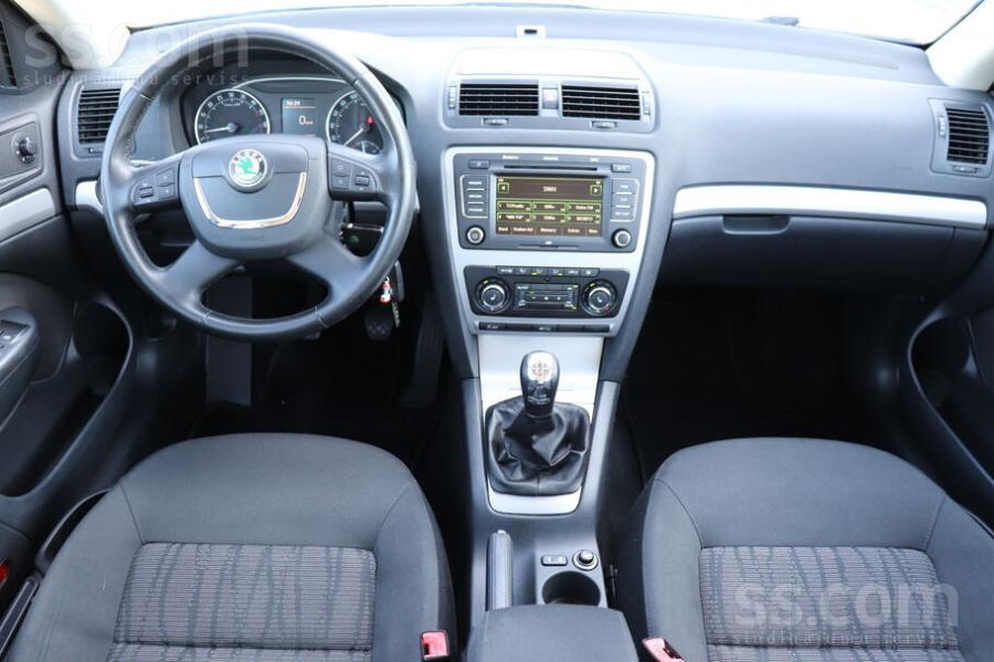 Grey Skoda Octavia 2010 in Riga, with an engine capacity of 1.60 L and mileage of 0 thousand km for 3450 €, photo 22 on AUTOMOTO.COM.LV