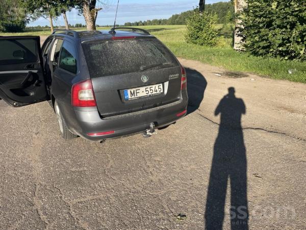 Pelēks Skoda Octavia 2010 Preiļi, ar dzinēja tilpumu 1.60 L un nobraukumu 310 tūkst. km par 2200 €, foto 4 vietnē AUTOMOTO.COM.LV