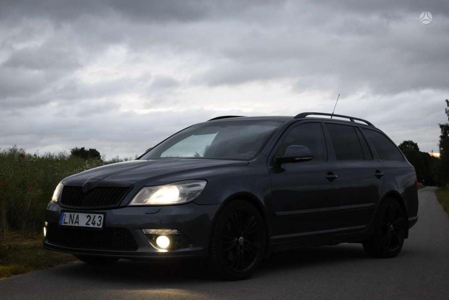 Pelēks Skoda Octavia 2010 Panevēža, ar dzinēja tilpumu 1.97 L un nobraukumu 359 tūkst. km par 4100 €, foto 1 vietnē AUTOMOTO.COM.LV