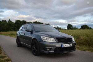 Pelēks Skoda Octavia 2010 Panevēža, ar dzinēja tilpumu 1.97 L un nobraukumu 359 tūkst. km par 4100 €, foto 3 vietnē AUTOMOTO.COM.LV