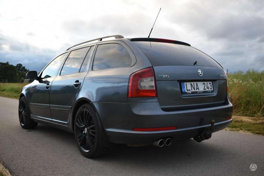 Pelēks Skoda Octavia 2010 Panevēža, ar dzinēja tilpumu 1.97 L un nobraukumu 359 tūkst. km par 4100 €, foto 6 vietnē AUTOMOTO.COM.LV