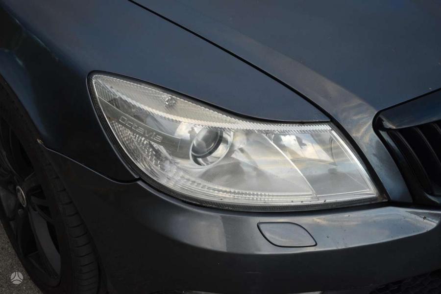 Pelēks Skoda Octavia 2010 Panevēža, ar dzinēja tilpumu 1.97 L un nobraukumu 359 tūkst. km par 4100 €, foto 8 vietnē AUTOMOTO.COM.LV
