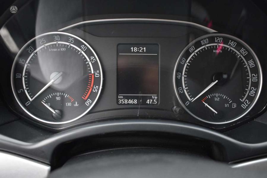 Pelēks Skoda Octavia 2010 Panevēža, ar dzinēja tilpumu 1.97 L un nobraukumu 359 tūkst. km par 4100 €, foto 13 vietnē AUTOMOTO.COM.LV