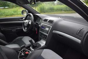 Pelēks Skoda Octavia 2010 Panevēža, ar dzinēja tilpumu 1.97 L un nobraukumu 359 tūkst. km par 4100 €, foto 18 vietnē AUTOMOTO.COM.LV