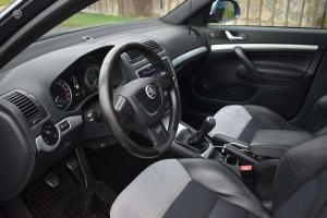 Pelēks Skoda Octavia 2010 Panevēža, ar dzinēja tilpumu 1.97 L un nobraukumu 359 tūkst. km par 4100 €, foto 19 vietnē AUTOMOTO.COM.LV