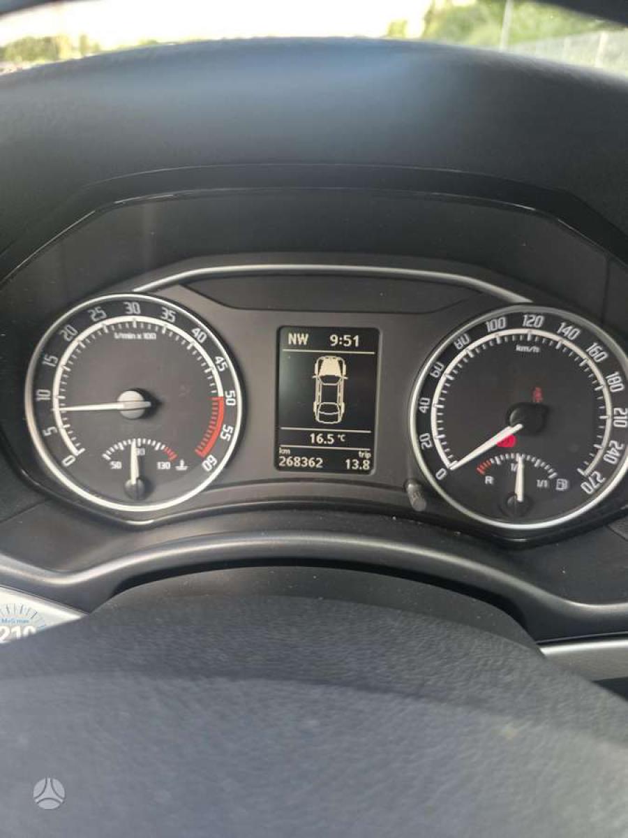 Grey Skoda Octavia 2010 in Marijampole, with an engine capacity of 1.97 L and mileage of 268 thousand km for 4150 €, photo 17 on AUTOMOTO.COM.LV
