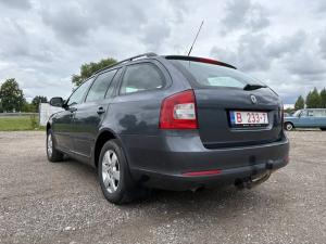 Pelēks Skoda Octavia 2010 Daugavpils, ar dzinēja tilpumu 1.60 L un nobraukumu 285 tūkst. km par 3650 €, foto 4 vietnē AUTOMOTO.COM.LV