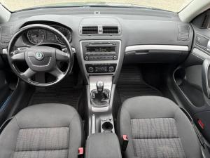 Pelēks Skoda Octavia 2010 Daugavpils, ar dzinēja tilpumu 1.60 L un nobraukumu 285 tūkst. km par 3650 €, foto 10 vietnē AUTOMOTO.COM.LV