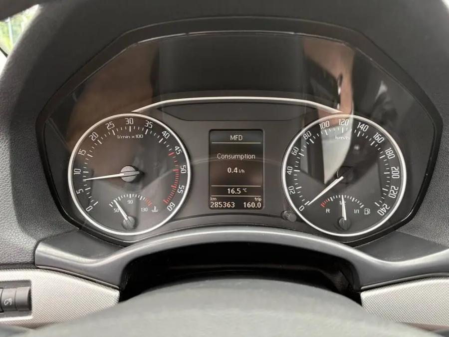 Pelēks Skoda Octavia 2010 Daugavpils, ar dzinēja tilpumu 1.60 L un nobraukumu 285 tūkst. km par 3650 €, foto 14 vietnē AUTOMOTO.COM.LV