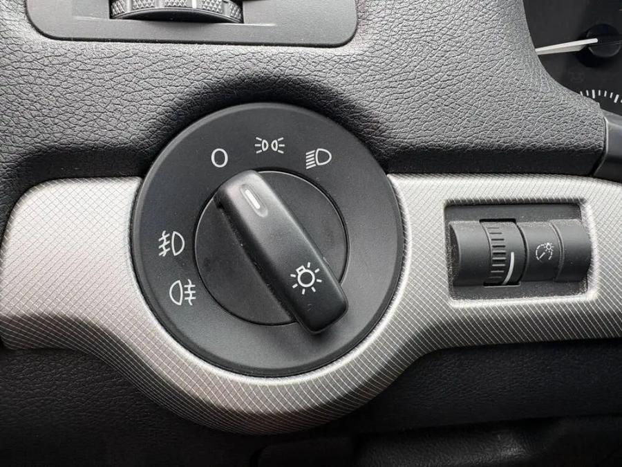 Pelēks Skoda Octavia 2010 Daugavpils, ar dzinēja tilpumu 1.60 L un nobraukumu 285 tūkst. km par 3650 €, foto 17 vietnē AUTOMOTO.COM.LV