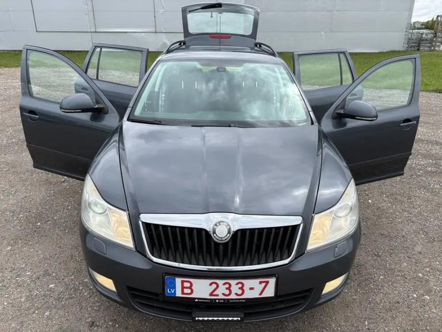 Pelēks Skoda Octavia 2010 Daugavpils, ar dzinēja tilpumu 1.60 L un nobraukumu 285 tūkst. km par 3650 €, foto 32 vietnē AUTOMOTO.COM.LV