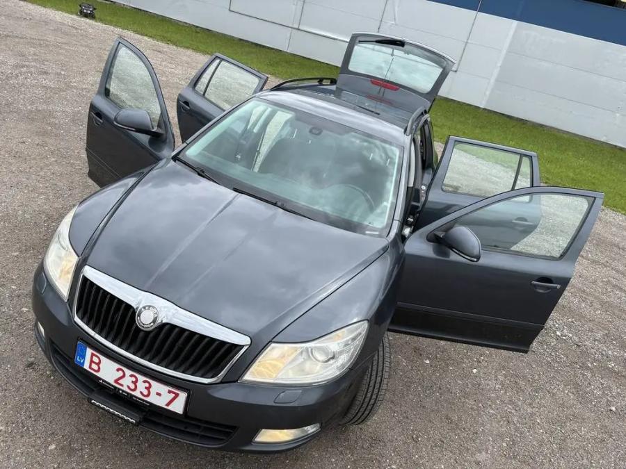Pelēks Skoda Octavia 2010 Daugavpils, ar dzinēja tilpumu 1.60 L un nobraukumu 285 tūkst. km par 3650 €, foto 33 vietnē AUTOMOTO.COM.LV