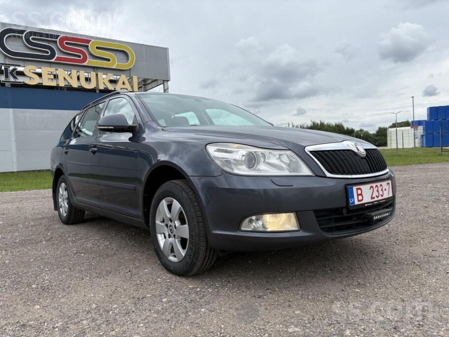 Grey Skoda Octavia 2010 in Daugavpils, with an engine capacity of 1.60 L and mileage of 285 thousand km for 3650 €, photo 8 on AUTOMOTO.COM.LV