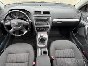 Grey Skoda Octavia 2010 in Daugavpils, with an engine capacity of 1.60 L and mileage of 285 thousand km for 3650 €, photo 10 on AUTOMOTO.COM.LV