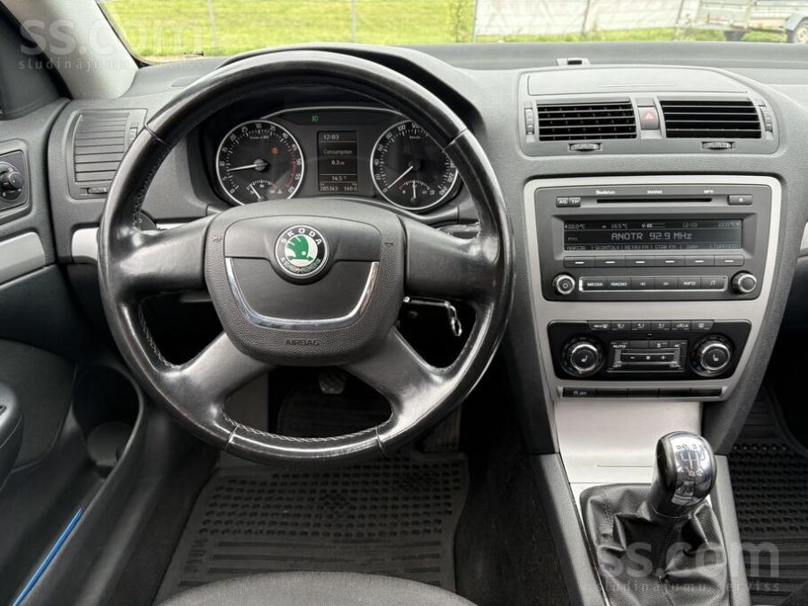 Grey Skoda Octavia 2010 in Daugavpils, with an engine capacity of 1.60 L and mileage of 285 thousand km for 3650 €, photo 11 on AUTOMOTO.COM.LV