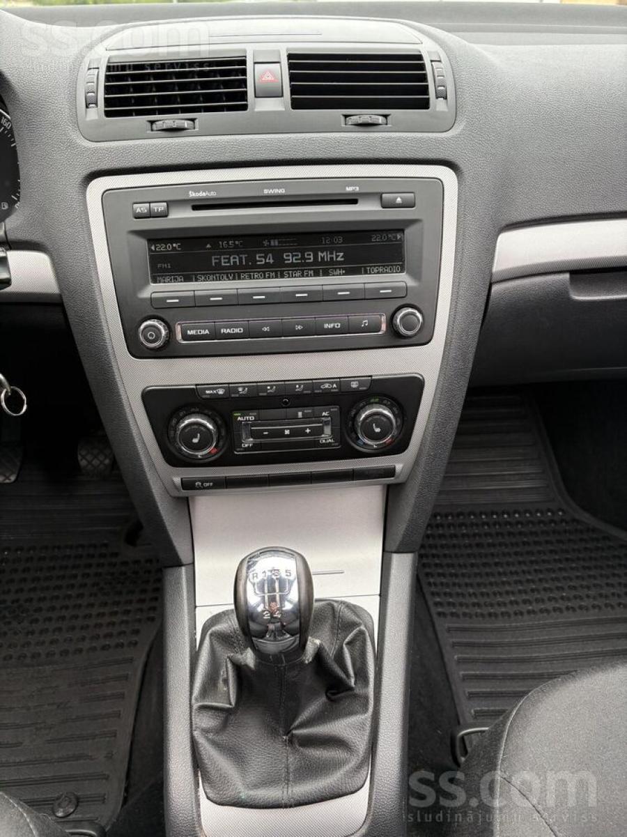 Grey Skoda Octavia 2010 in Daugavpils, with an engine capacity of 1.60 L and mileage of 285 thousand km for 3650 €, photo 12 on AUTOMOTO.COM.LV