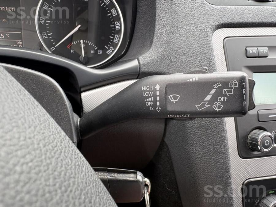 Grey Skoda Octavia 2010 in Daugavpils, with an engine capacity of 1.60 L and mileage of 285 thousand km for 3650 €, photo 16 on AUTOMOTO.COM.LV