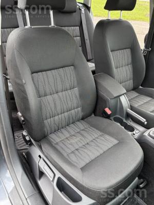 Grey Skoda Octavia 2010 in Daugavpils, with an engine capacity of 1.60 L and mileage of 285 thousand km for 3650 €, photo 23 on AUTOMOTO.COM.LV