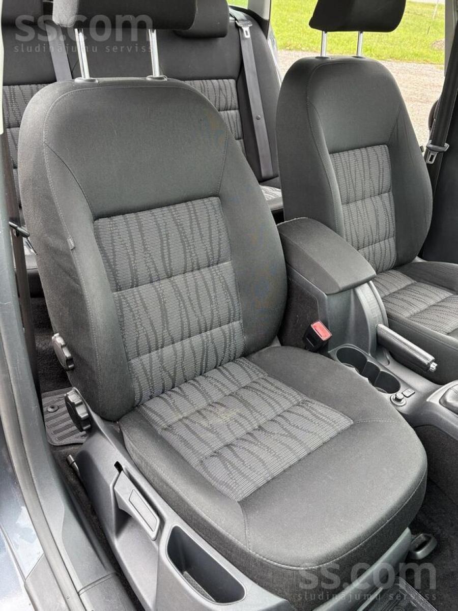 Grey Skoda Octavia 2010 in Daugavpils, with an engine capacity of 1.60 L and mileage of 285 thousand km for 3650 €, photo 23 on AUTOMOTO.COM.LV