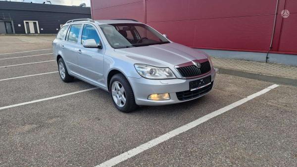 Grey Skoda Octavia 2010 in Kaunas, with an engine capacity of 1.90 L and mileage of 276 thousand km for 3950 €, photo 1 on AUTOMOTO.COM.LV