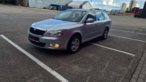 Grey Skoda Octavia 2010 in Kaunas, with an engine capacity of 1.90 L and mileage of 276 thousand km for 3950 €, photo 3 on AUTOMOTO.COM.LV