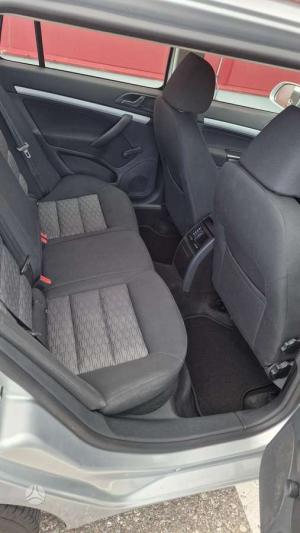Grey Skoda Octavia 2010 in Kaunas, with an engine capacity of 1.90 L and mileage of 276 thousand km for 3950 €, photo 6 on AUTOMOTO.COM.LV