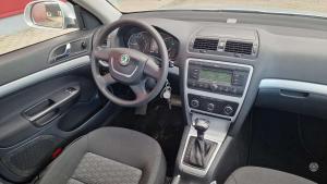 Grey Skoda Octavia 2010 in Kaunas, with an engine capacity of 1.90 L and mileage of 276 thousand km for 3950 €, photo 7 on AUTOMOTO.COM.LV