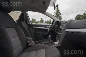 Pelēks Skoda Octavia 2010 Rīga, ar dzinēja tilpumu 1.80 L un nobraukumu 141 tūkst. km par 4990 €, foto 6 vietnē AUTOMOTO.COM.LV
