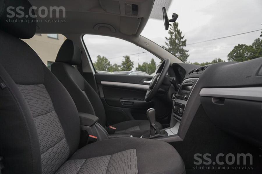 Pelēks Skoda Octavia 2010 Rīga, ar dzinēja tilpumu 1.80 L un nobraukumu 141 tūkst. km par 4990 €, foto 6 vietnē AUTOMOTO.COM.LV