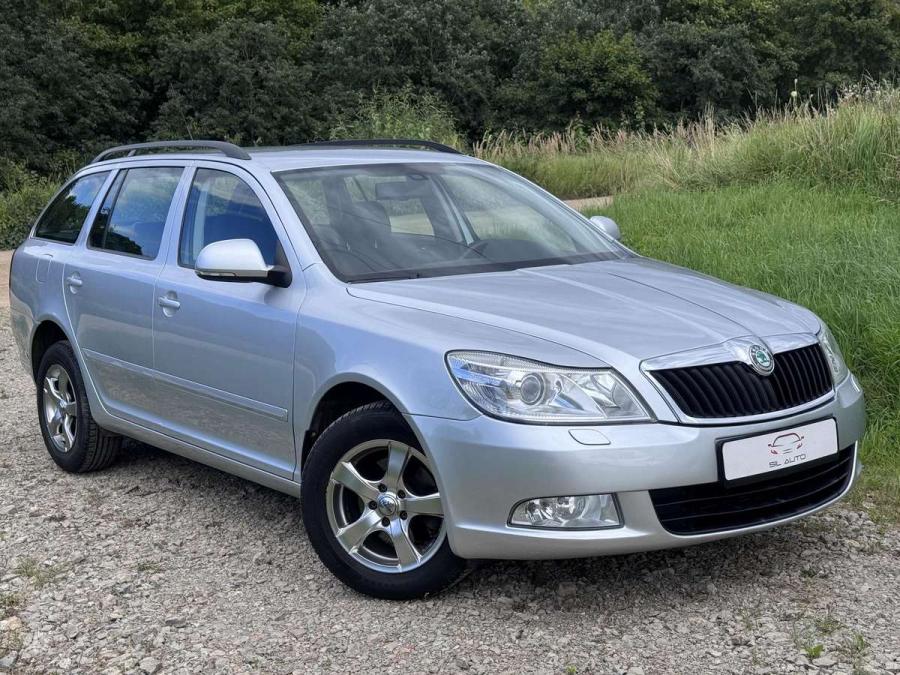 Grey Skoda Octavia 2010 in Kaunas, with an engine capacity of 1.39 L and mileage of 204 thousand km for 4250 €, photo 1 on AUTOMOTO.COM.LV