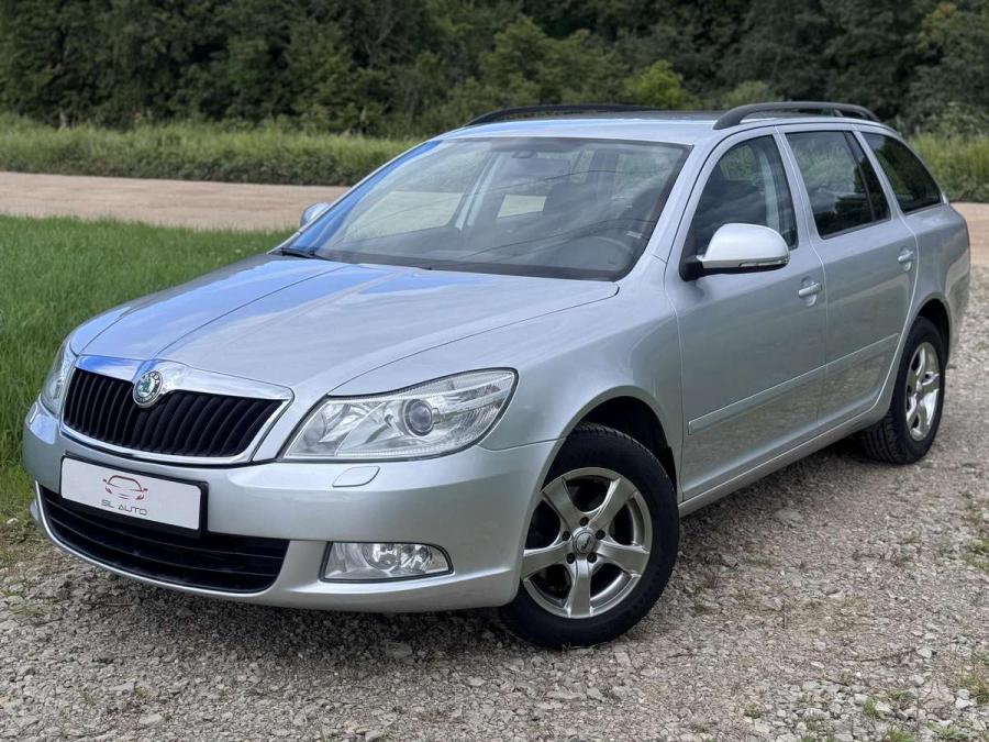 Grey Skoda Octavia 2010 in Kaunas, with an engine capacity of 1.39 L and mileage of 204 thousand km for 4250 €, photo 7 on AUTOMOTO.COM.LV