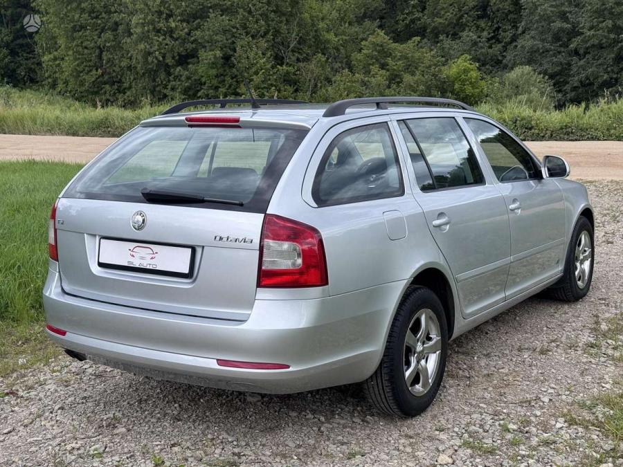 Grey Skoda Octavia 2010 in Kaunas, with an engine capacity of 1.39 L and mileage of 204 thousand km for 4250 €, photo 13 on AUTOMOTO.COM.LV