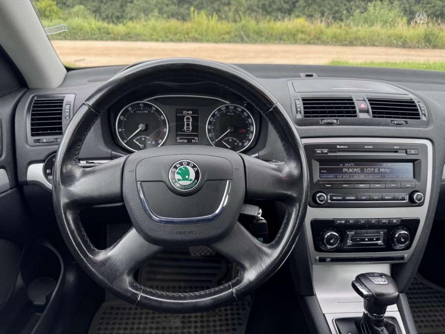 Grey Skoda Octavia 2010 in Kaunas, with an engine capacity of 1.39 L and mileage of 204 thousand km for 4250 €, photo 15 on AUTOMOTO.COM.LV