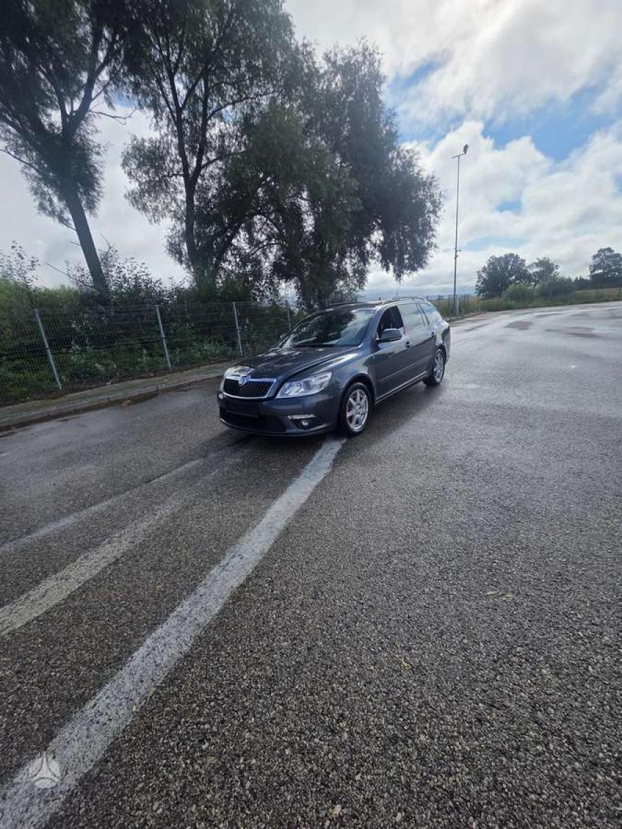 Pelēks Skoda Octavia 2010 Marijampole, ar dzinēja tilpumu 1.97 L un nobraukumu 268 tūkst. km par 4150 €, foto 1 vietnē AUTOMOTO.COM.LV