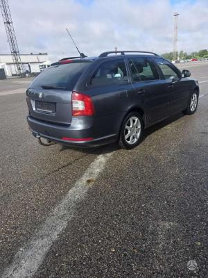 Pelēks Skoda Octavia 2010 Marijampole, ar dzinēja tilpumu 1.97 L un nobraukumu 268 tūkst. km par 4150 €, foto 8 vietnē AUTOMOTO.COM.LV