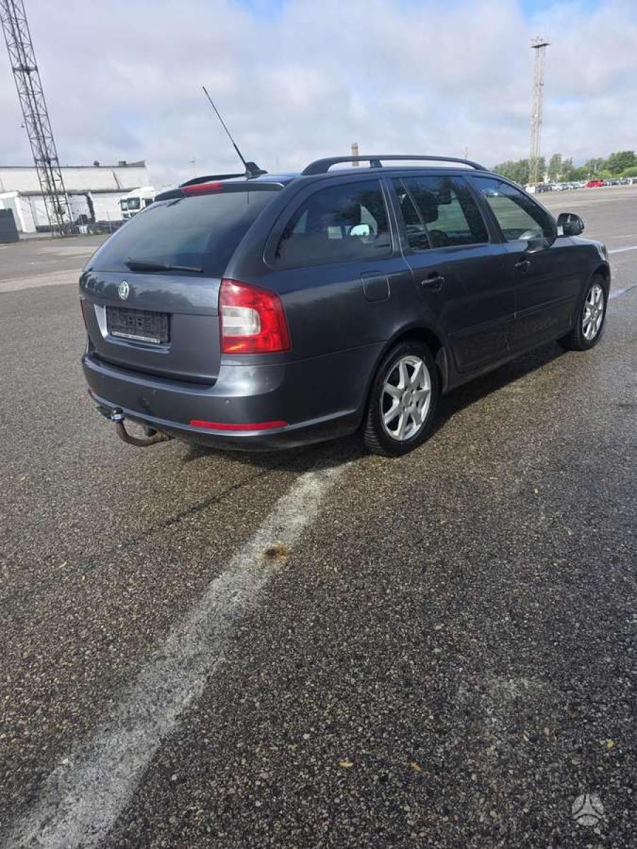 Pelēks Skoda Octavia 2010 Marijampole, ar dzinēja tilpumu 1.97 L un nobraukumu 268 tūkst. km par 4150 €, foto 8 vietnē AUTOMOTO.COM.LV