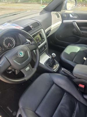 Pelēks Skoda Octavia 2010 Marijampole, ar dzinēja tilpumu 1.97 L un nobraukumu 268 tūkst. km par 4150 €, foto 13 vietnē AUTOMOTO.COM.LV