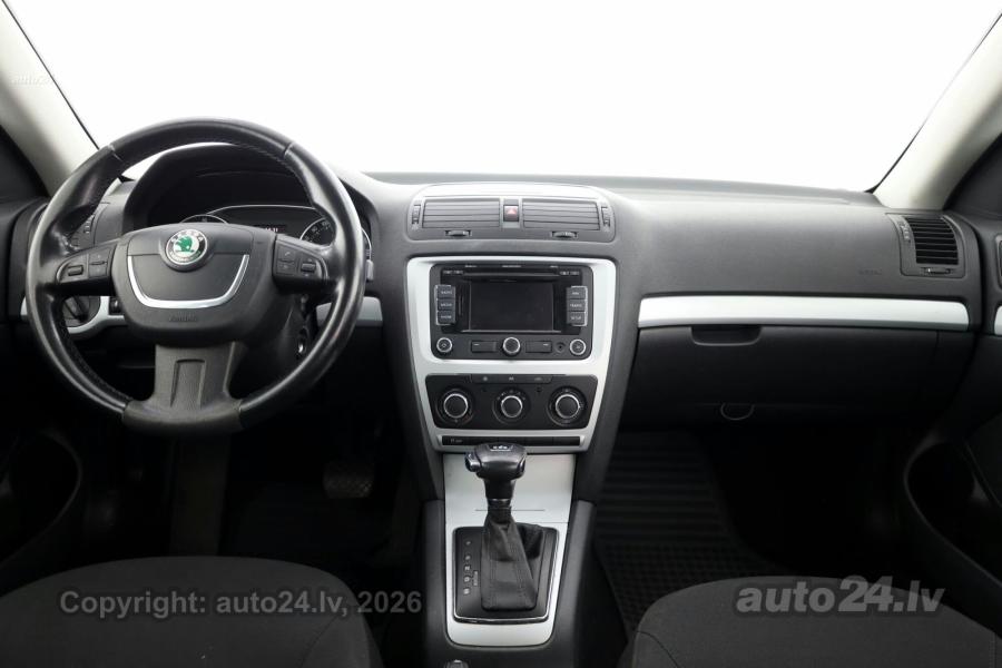 Pelēks Skoda Octavia 2010 Tallina, ar dzinēja tilpumu 1.80 L un nobraukumu 345 tūkst. km par 1699 €, foto 6 vietnē AUTOMOTO.COM.LV