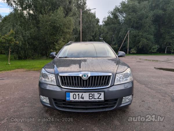 Skoda Octavia 2010 in Tallinn on AUTOMOTO.COM.LV Grey Skoda Octavia 2010 in Tallinn, with an engine capacity of 1.80 L and mileage of 276 thousand km for 2500 €, photo 3 on AUTOMOTO.COM.LV