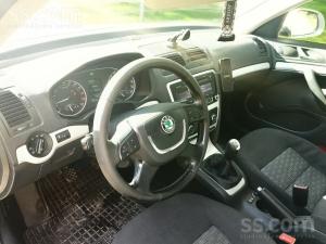 Pelēks Skoda Octavia 2010 Ogre, ar dzinēja tilpumu 1.60 L un nobraukumu 382 tūkst. km par 1500 €, foto 5 vietnē AUTOMOTO.COM.LV