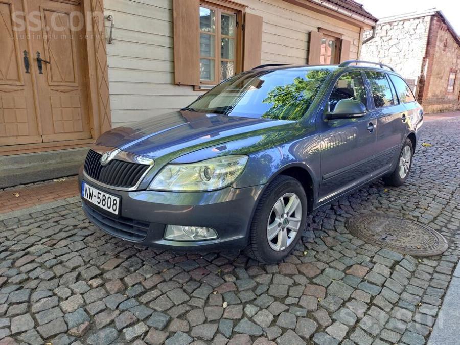 Grey Skoda Octavia 2010 in Cesis, with an engine capacity of 1.60 L and mileage of 345 thousand km for 2150 €, photo 1 on AUTOMOTO.COM.LV
