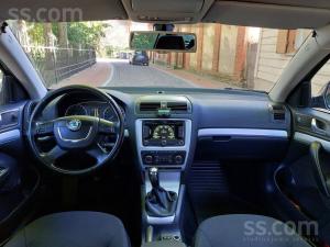 Grey Skoda Octavia 2010 in Cesis, with an engine capacity of 1.60 L and mileage of 345 thousand km for 2150 €, photo 7 on AUTOMOTO.COM.LV