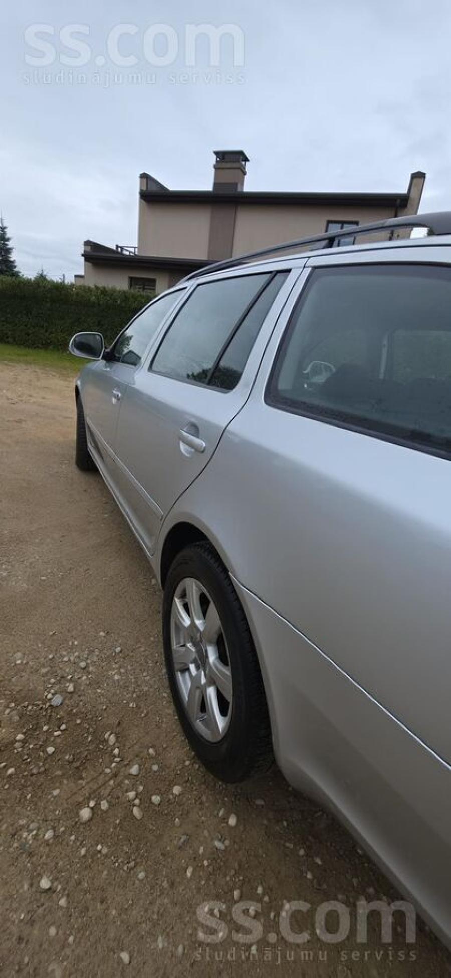 Pelēks Skoda Octavia 2010 Kuldīga, ar dzinēja tilpumu 1.60 L un nobraukumu 383 tūkst. km par 2399 €, foto 7 vietnē AUTOMOTO.COM.LV