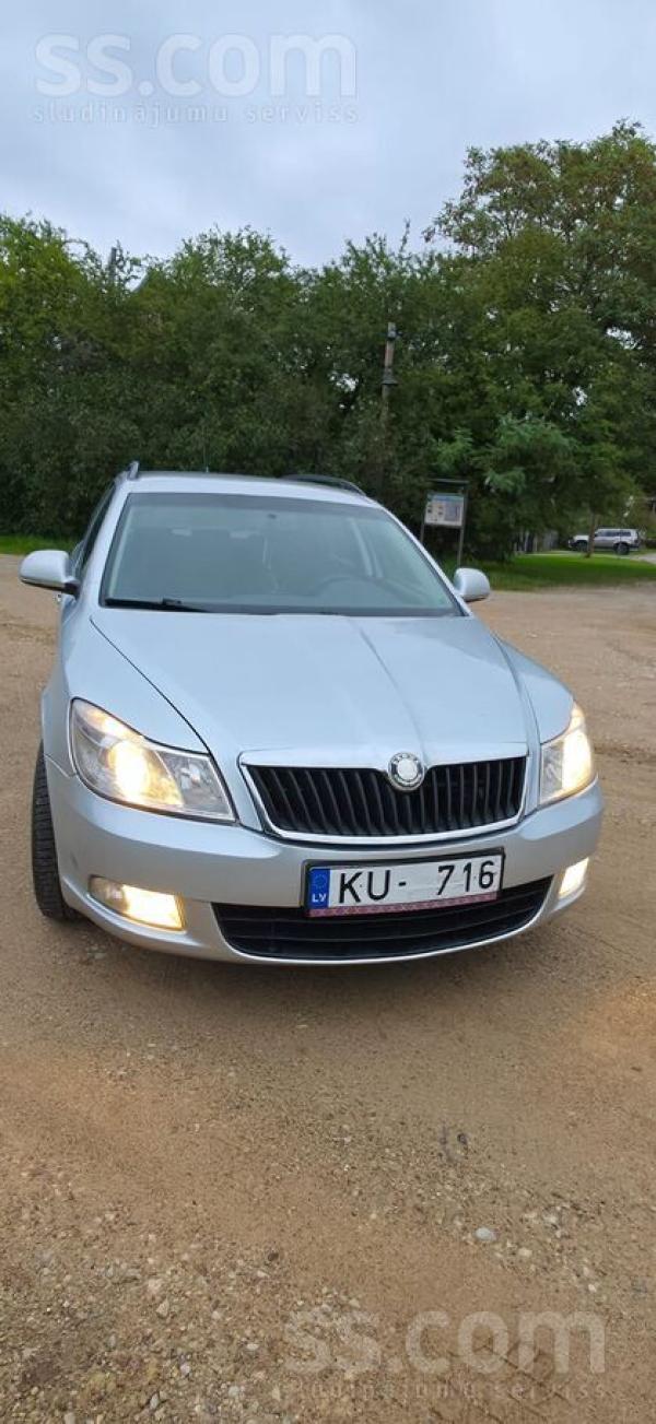 Pelēks Skoda Octavia 2010 Kuldīga, ar dzinēja tilpumu 1.60 L un nobraukumu 383 tūkst. km par 2399 €, foto 8 vietnē AUTOMOTO.COM.LV