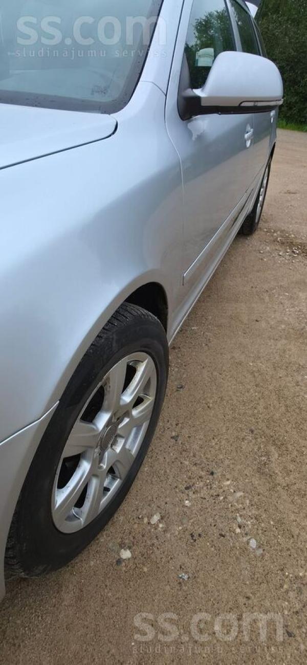 Pelēks Skoda Octavia 2010 Kuldīga, ar dzinēja tilpumu 1.60 L un nobraukumu 383 tūkst. km par 2399 €, foto 11 vietnē AUTOMOTO.COM.LV