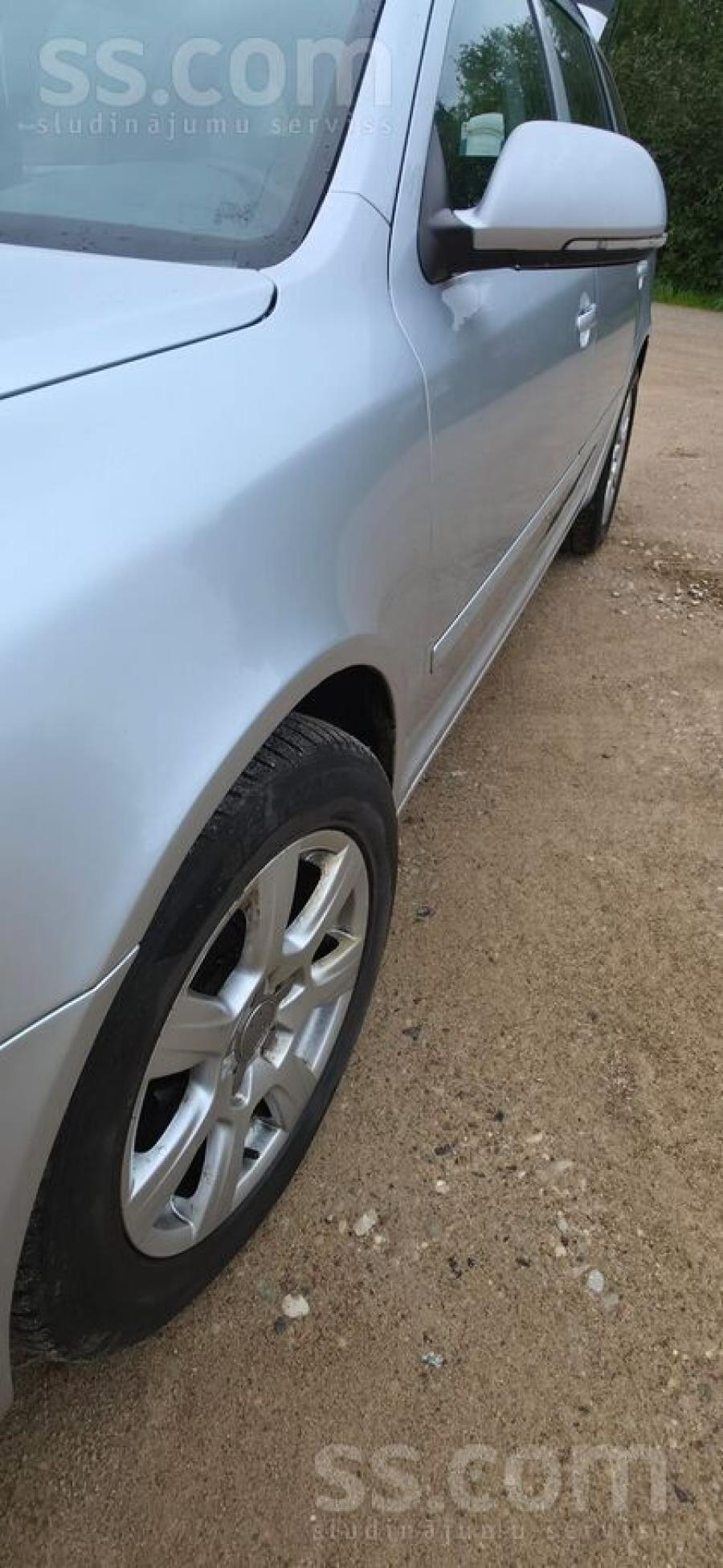 Pelēks Skoda Octavia 2010 Kuldīga, ar dzinēja tilpumu 1.60 L un nobraukumu 383 tūkst. km par 2399 €, foto 11 vietnē AUTOMOTO.COM.LV