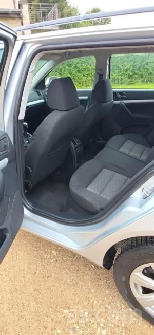 Pelēks Skoda Octavia 2010 Kuldīga, ar dzinēja tilpumu 1.60 L un nobraukumu 383 tūkst. km par 2399 €, foto 13 vietnē AUTOMOTO.COM.LV