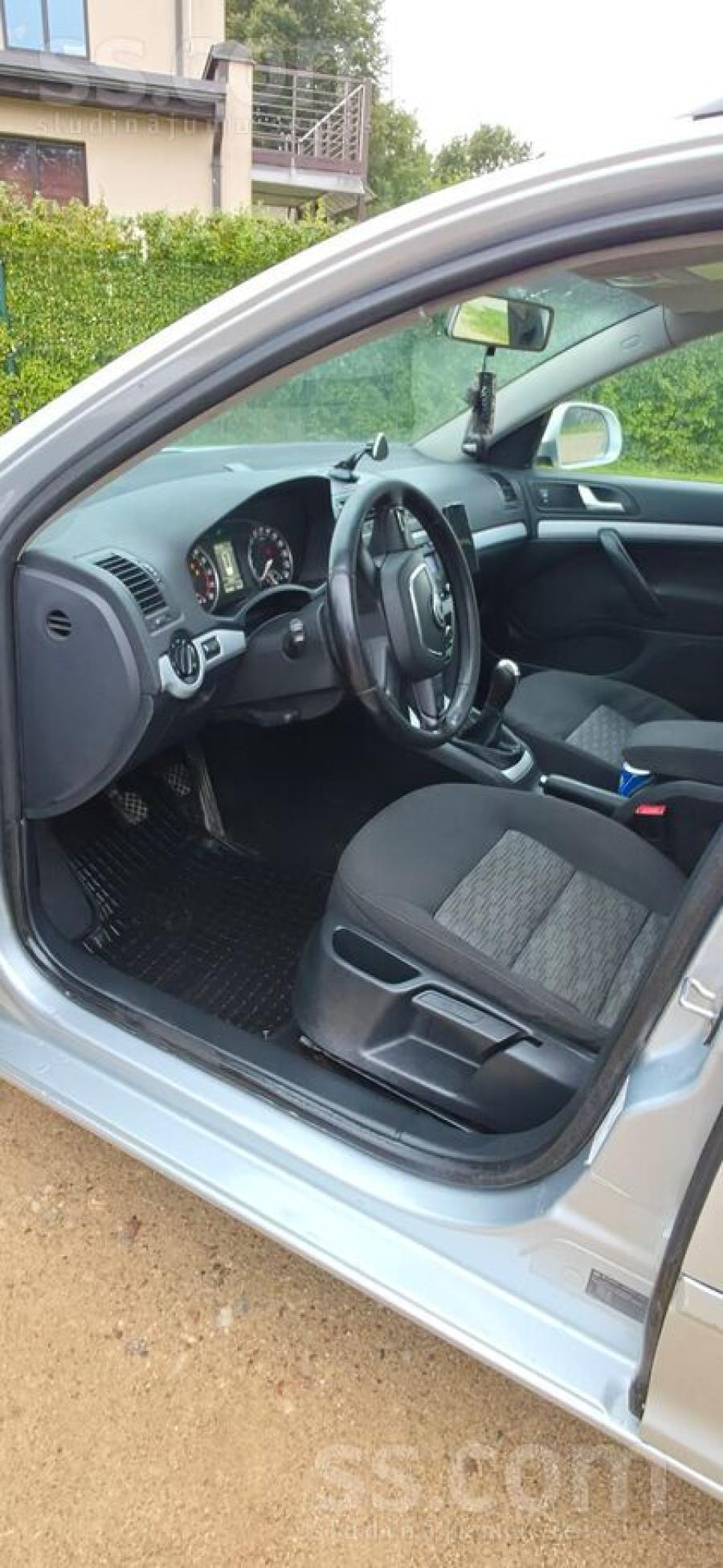 Pelēks Skoda Octavia 2010 Kuldīga, ar dzinēja tilpumu 1.60 L un nobraukumu 383 tūkst. km par 2399 €, foto 19 vietnē AUTOMOTO.COM.LV