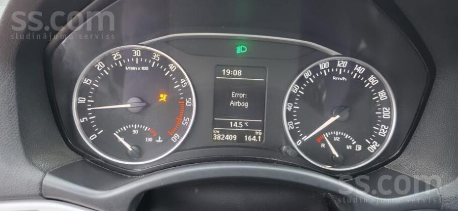 Pelēks Skoda Octavia 2010 Kuldīga, ar dzinēja tilpumu 1.60 L un nobraukumu 383 tūkst. km par 2399 €, foto 25 vietnē AUTOMOTO.COM.LV